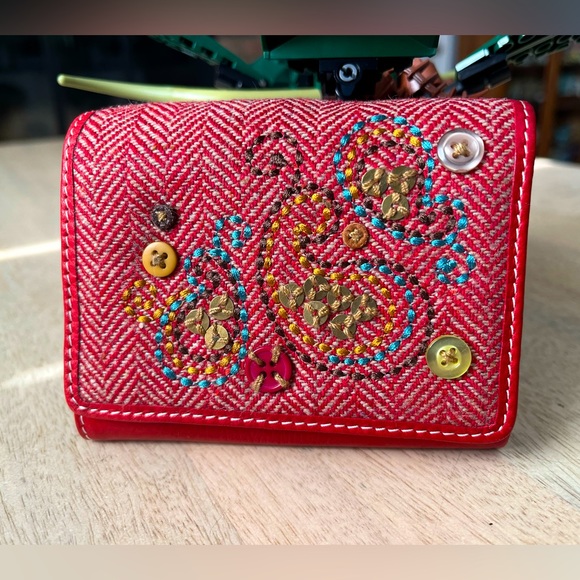 Fossil | Bags | Fossil Brand Paisley Embroidered Red Leather Trifold ...
